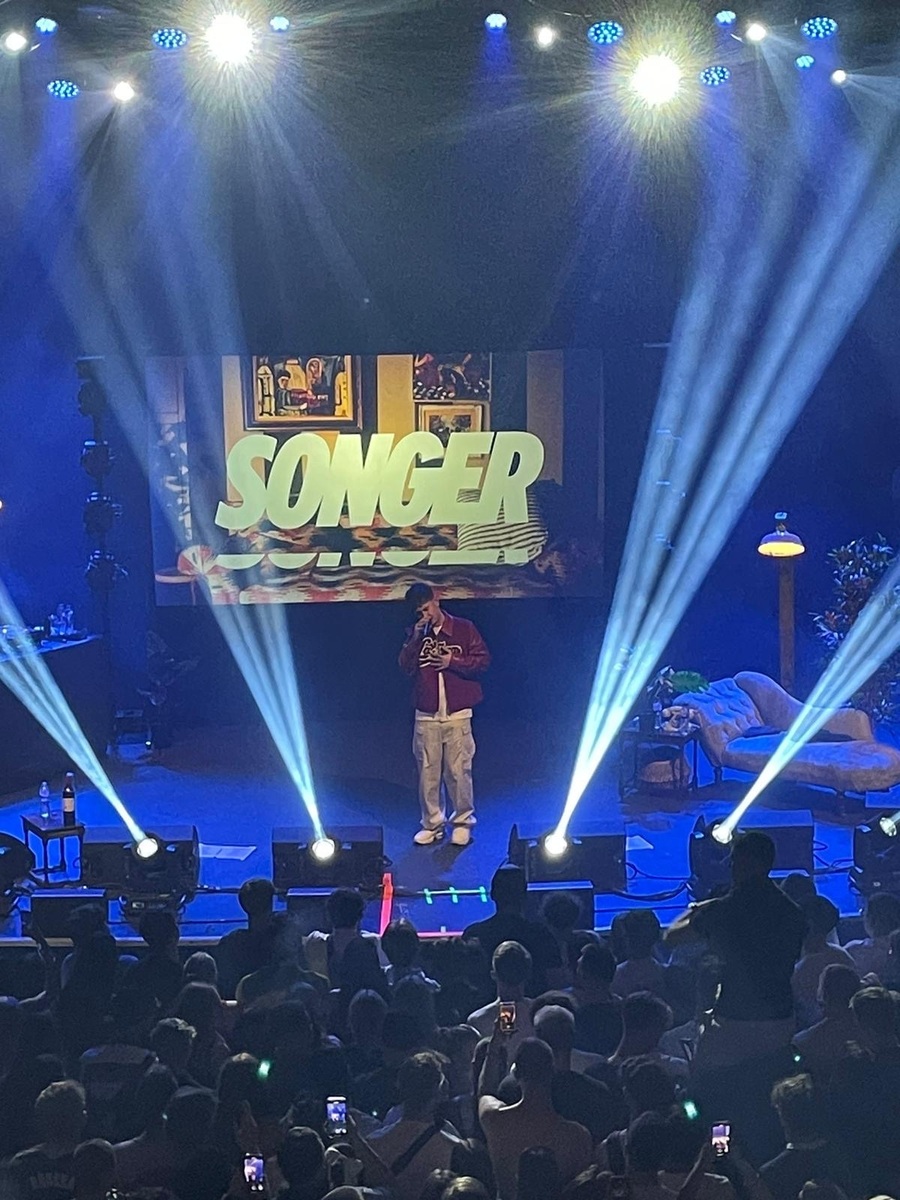 Apr 13, 2024: Songer at O2 Forum Kentish Town London, England, United ...