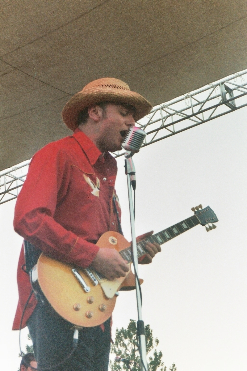 David Gogo Concert Photos | Concert Archives