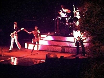 Queen's 1977 Concert & Tour History | Concert Archives