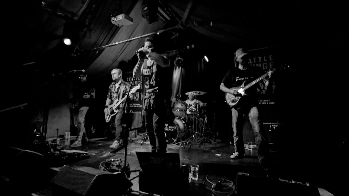 The Seattle Grunge Experience Concert & Tour History (Updated for 2024 ...