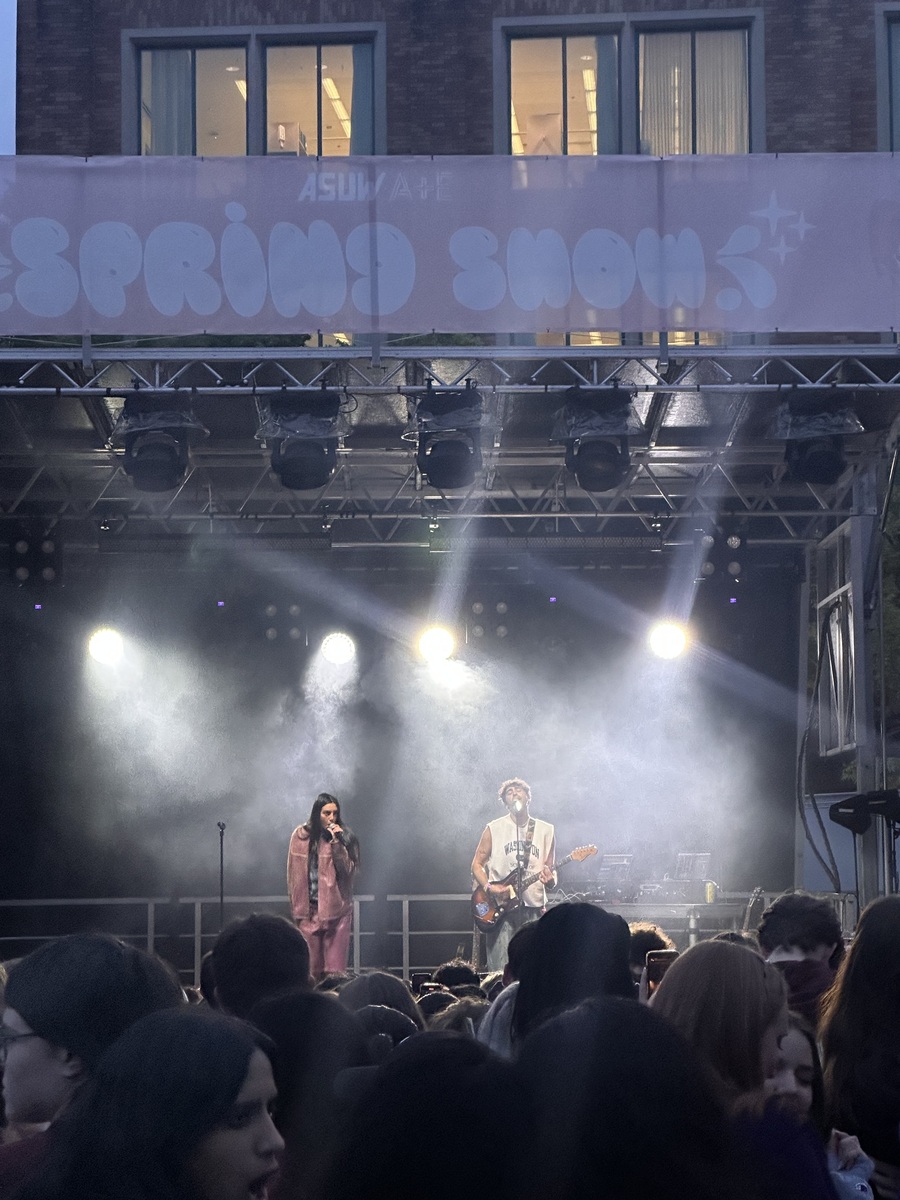 Concert History of Husky Union Building (HUB) Lawn, University of ...