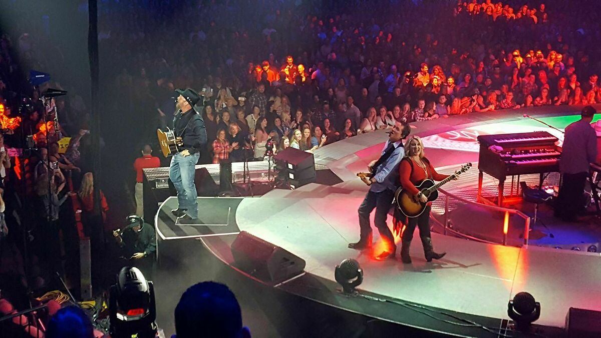 Garth Brooks Concert & Tour History (Updated for 2024) | Concert Archives