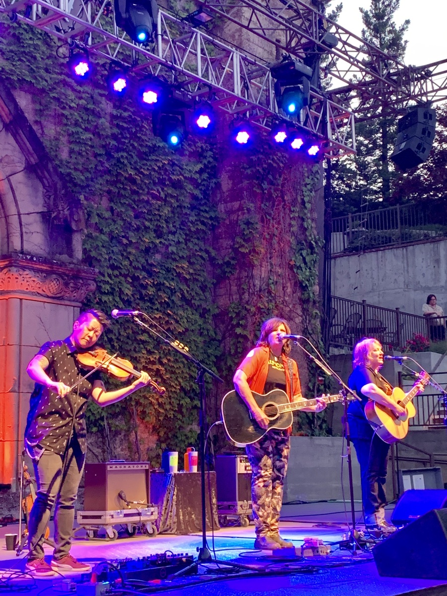Indigo Girls Concert & Tour History (Updated for 2024) | Concert Archives