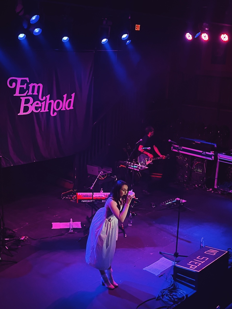 Em Beihold Concert & Tour History (Updated for 2024) | Concert Archives