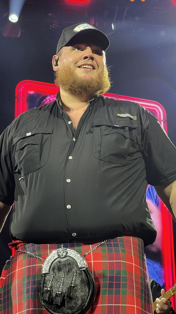 Luke Combs Concert & Tour History (Updated for 2024) | Concert Archives