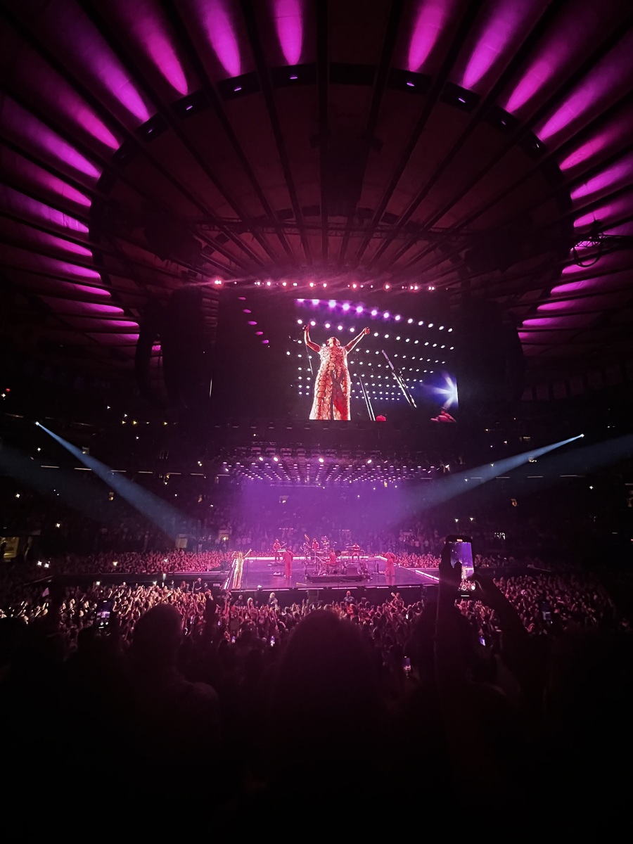 Harry Styles / Blood Orange Concert Photos | Concert Archives