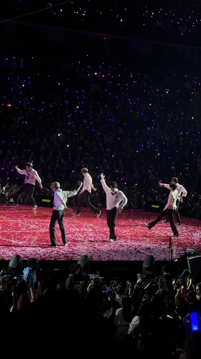 Oct 14, 2023: ENHYPEN at American Airlines Center Dallas, Texas, United ...