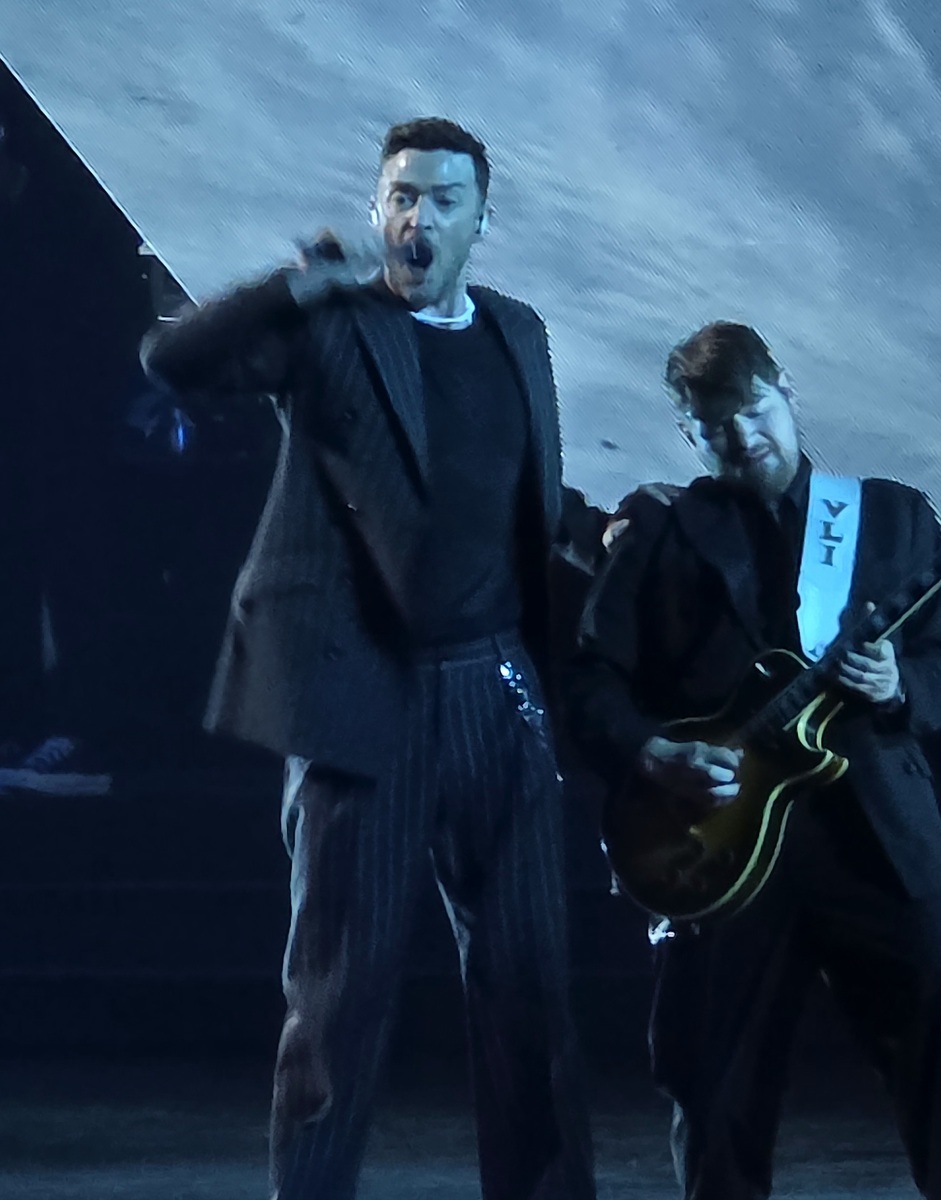 DJ Andrew Hypes Concert Photos | Concert Archives