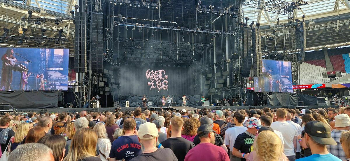 Wet Leg Concert Photos | Concert Archives