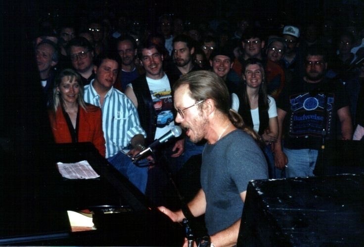 Warren Zevon Concert & Tour History | Concert Archives