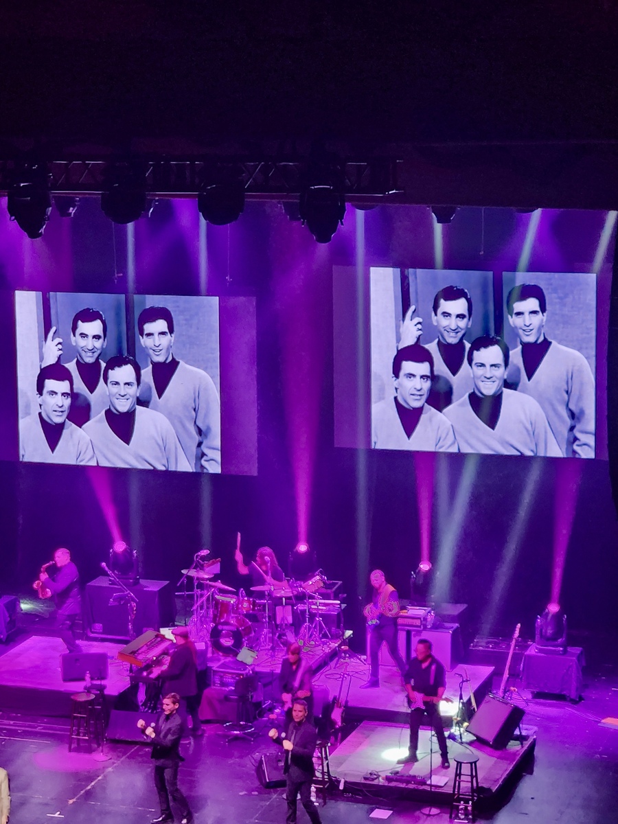 Frankie Valli & The Four Seasons Concert & Tour History (Updated for ...