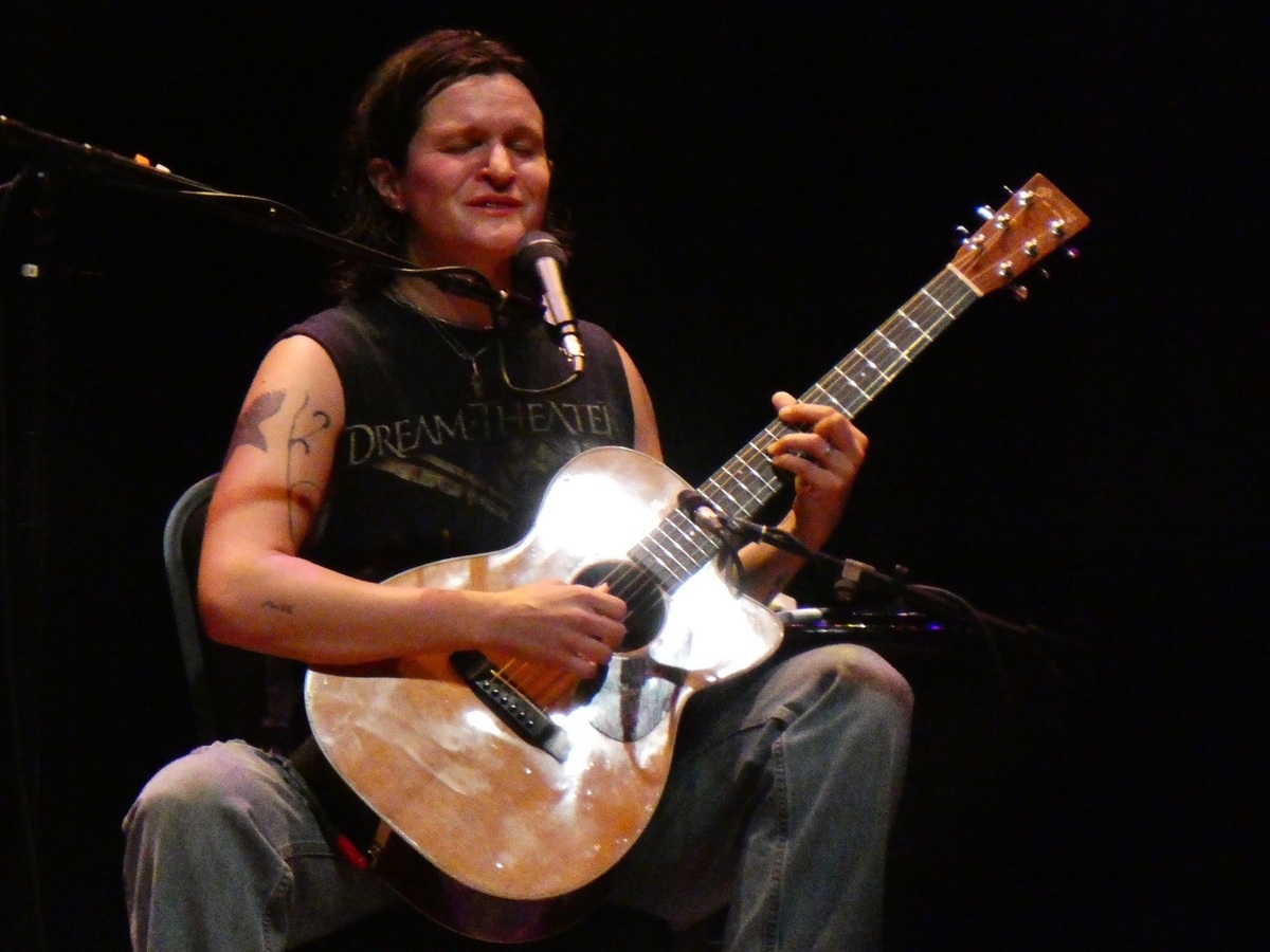 Adrianne Lenker Concert & Tour History (Updated for 2024) | Concert ...