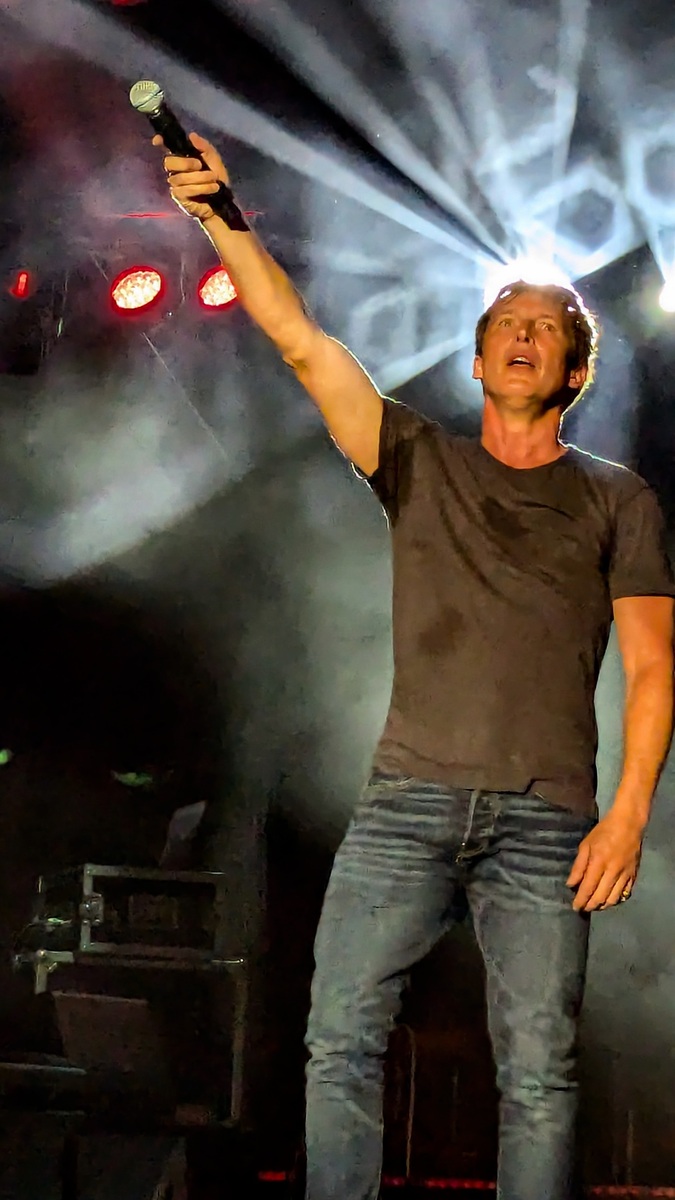 James Blunt Concert & Tour History (Updated for 2024 - 2025) | Concert ...