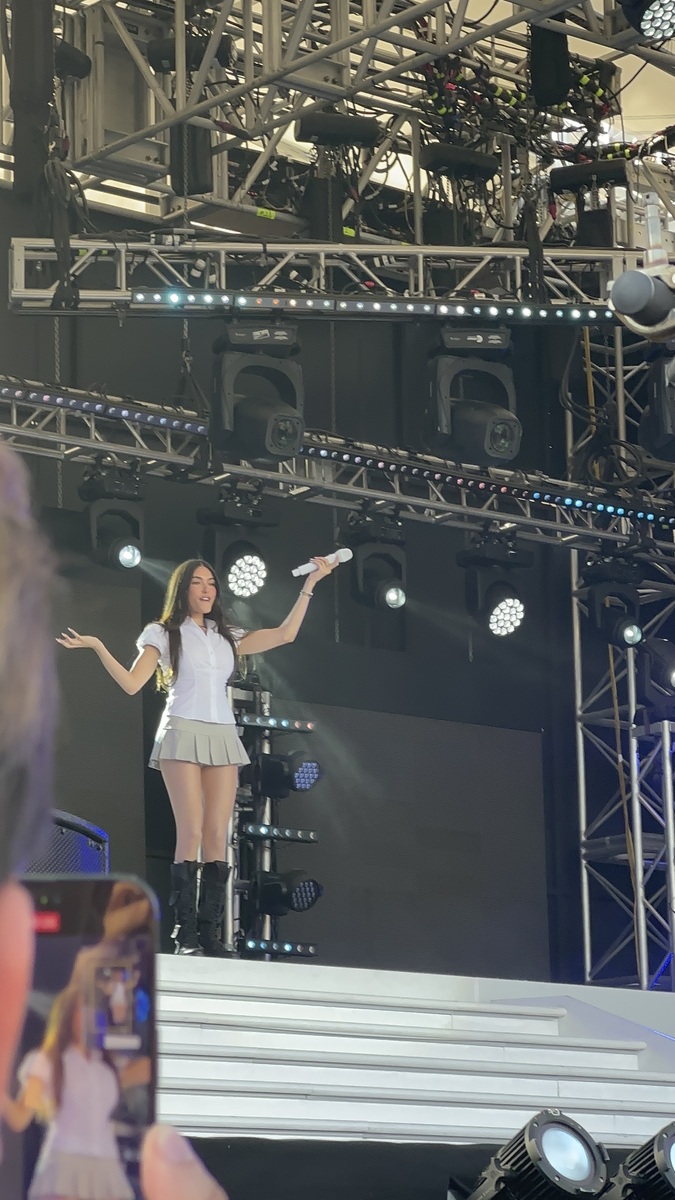 Madison Beer Concert & Tour History (Updated for 2024) | Concert Archives