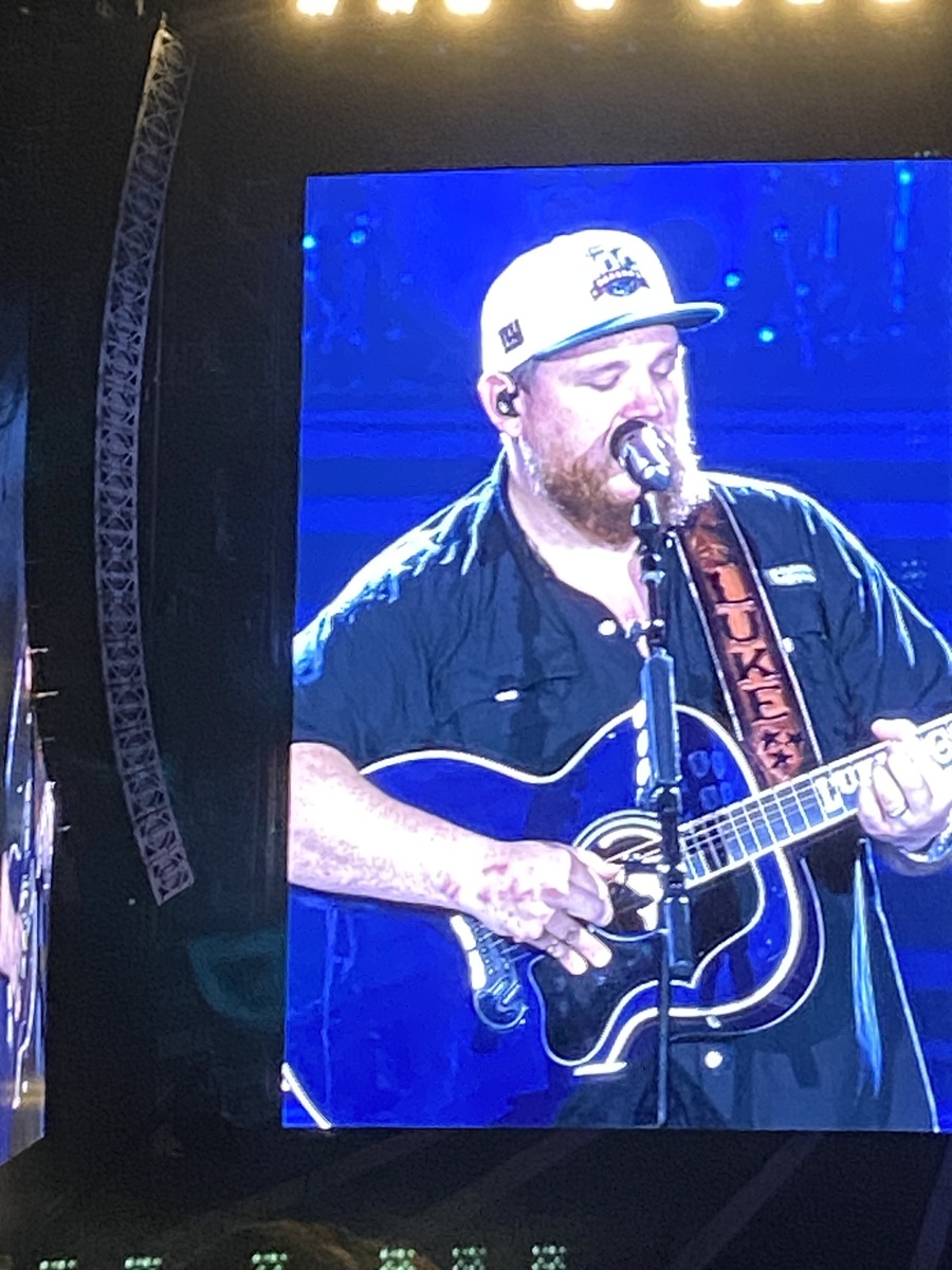 Luke Combs Concert & Tour History (Updated for 2024) | Concert Archives