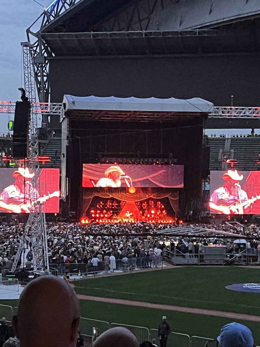 Jul 27, 2024: Chris Stapleton / Willie Nelson / Sheryl Crow at T-Mobile ...