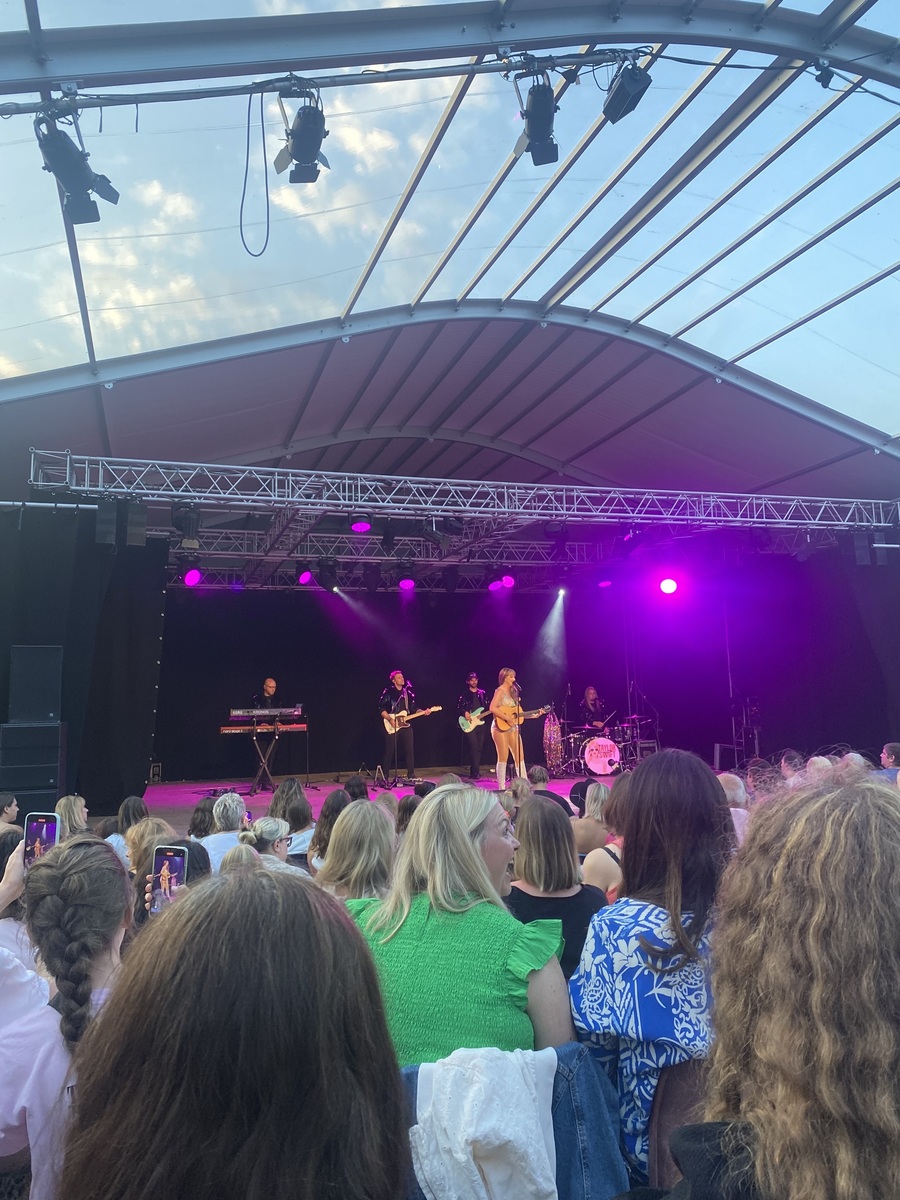 Katy Ellis as Taylor Swift Concert & Tour History | Concert Archives