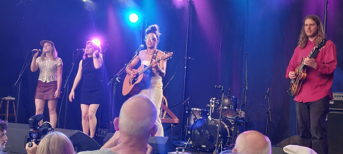 Monique Claire Concert & Tour History | Concert Archives