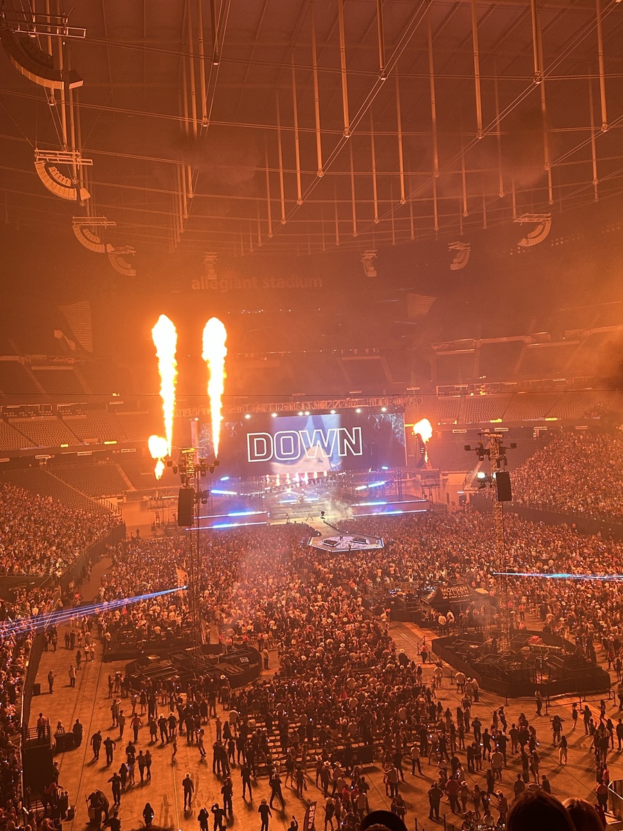 Ella Langley Concert Photos | Concert Archives