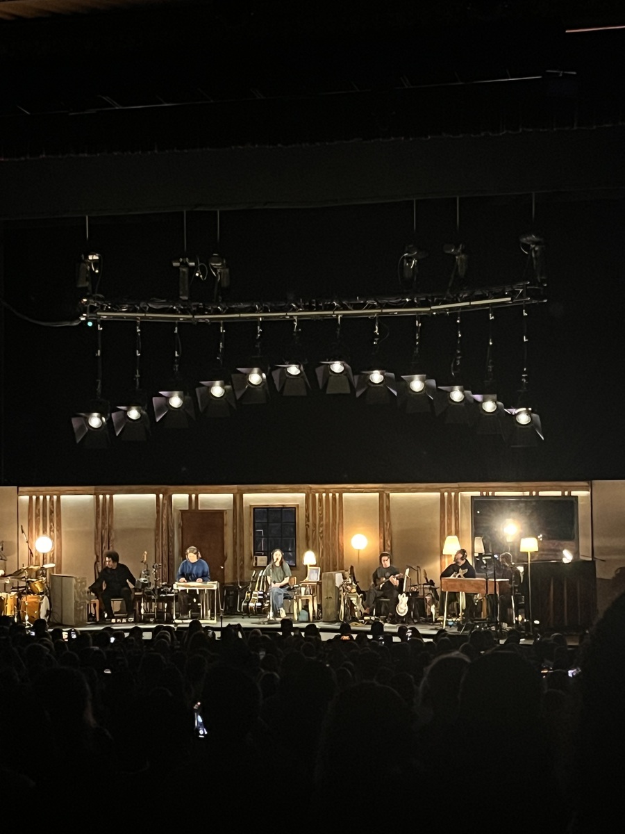 Lizzy McAlpine Concert & Tour History (Updated for 2024) | Concert Archives