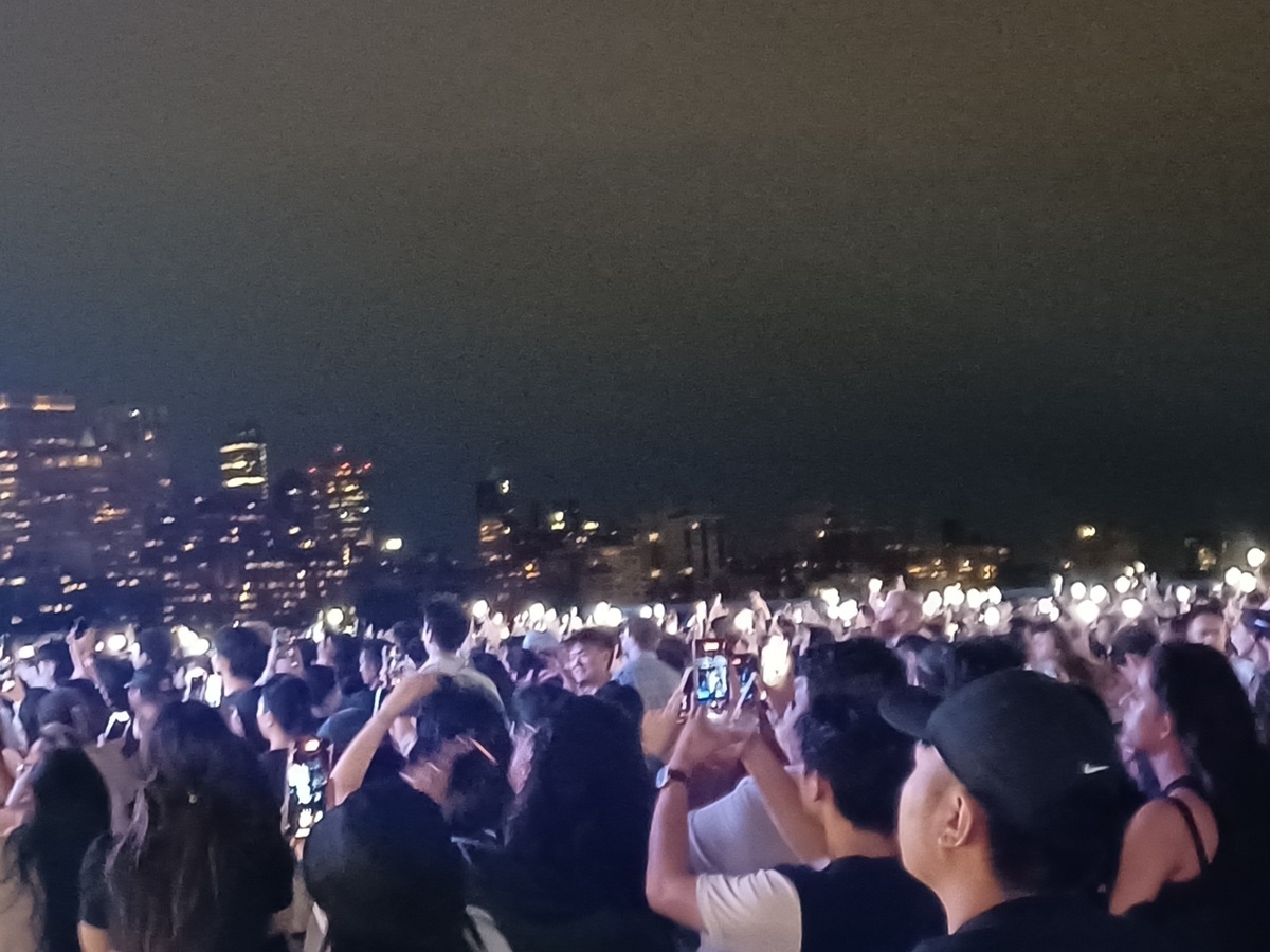 NIKI Concert & Tour History (Updated for 2024 - 2025) | Concert Archives