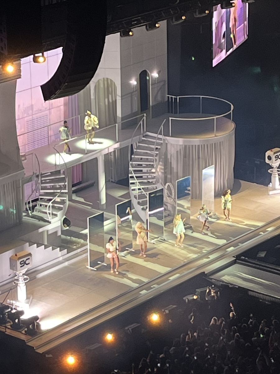 Sabrina Carpenter Concert & Tour History (Updated for 2024 - 2025 ...