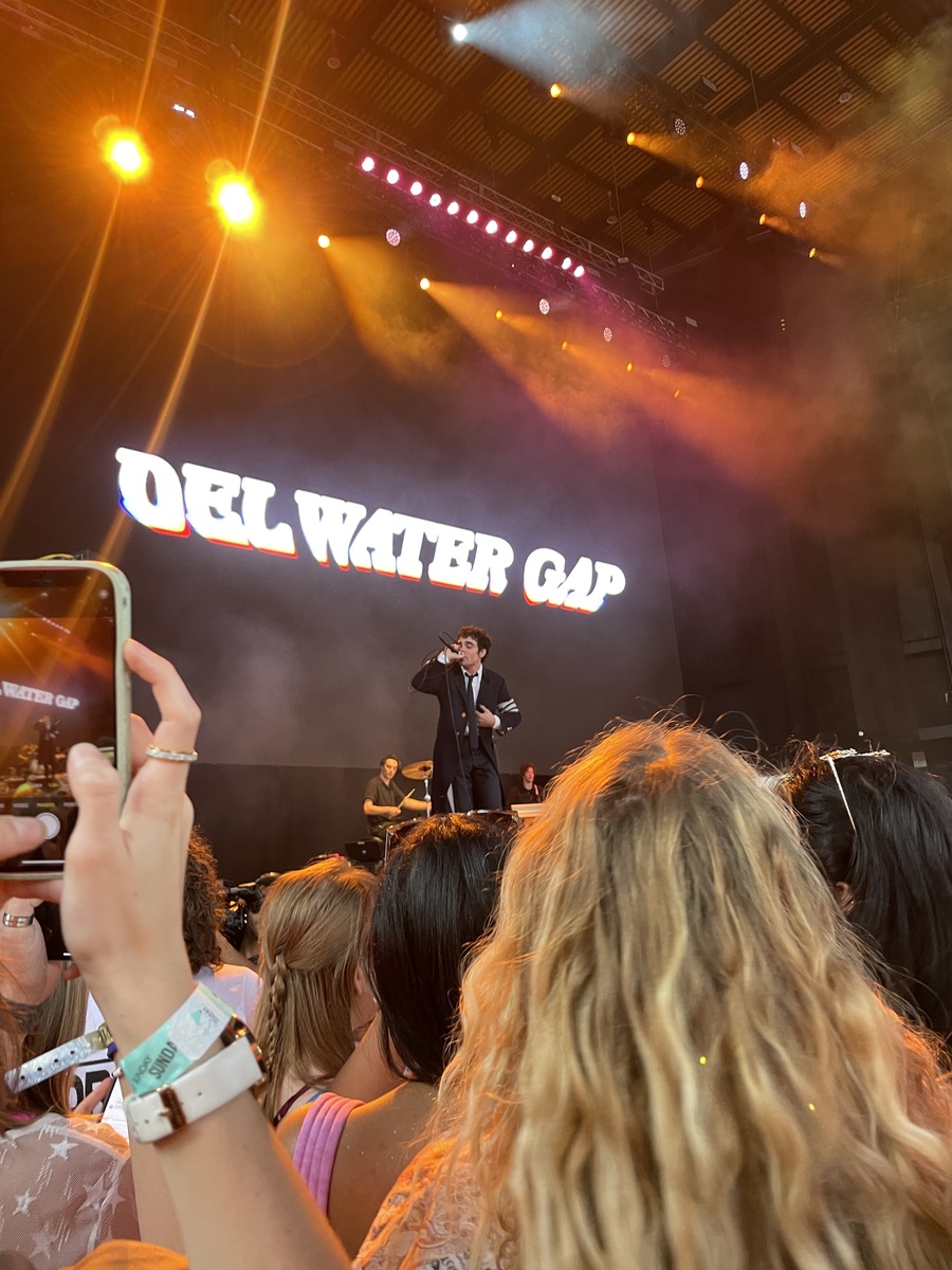 Laufey's 2024 Concert Photos | Concert Archives