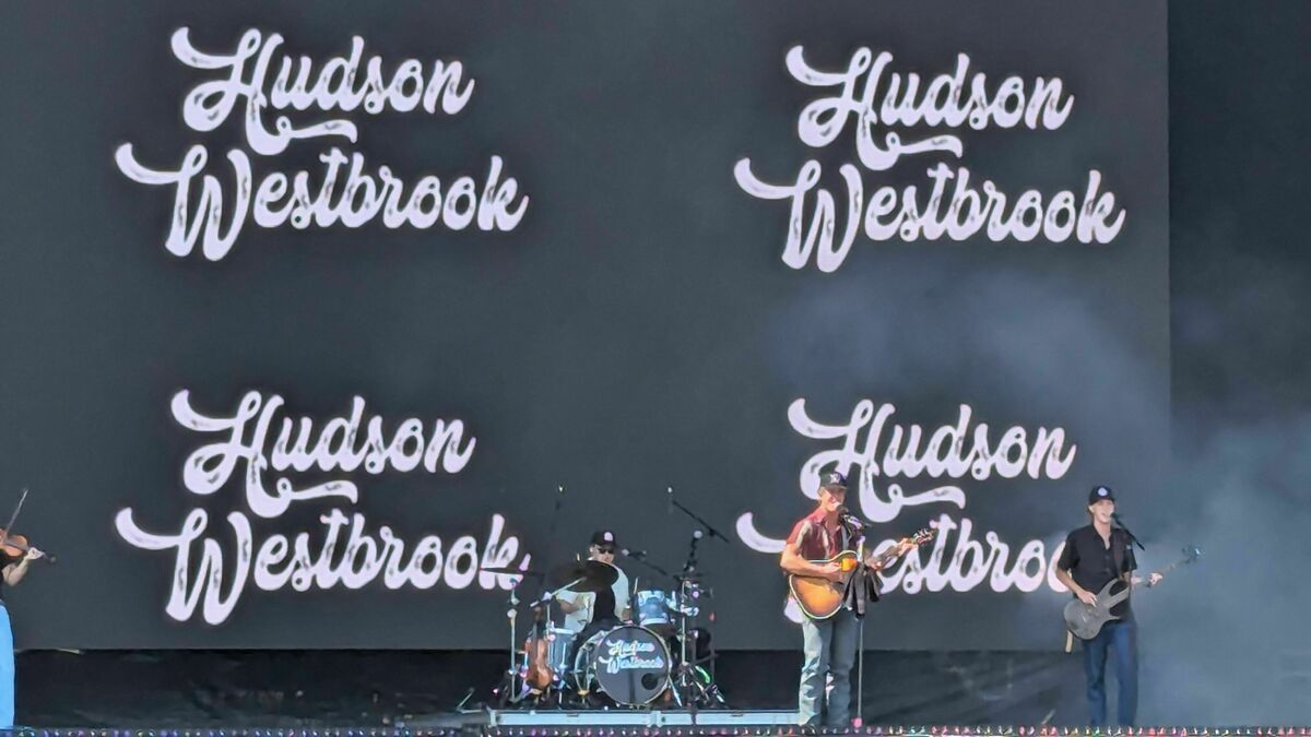 Mike. Concert & Tour History (Updated for 2025) | Concert Archives