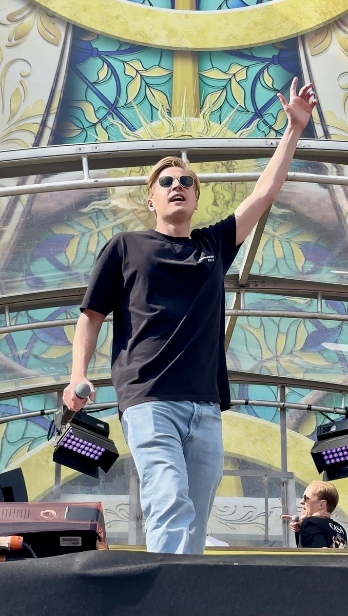 Roxy Dekker Concert & Tour History (Updated for 2025) | Concert Archives