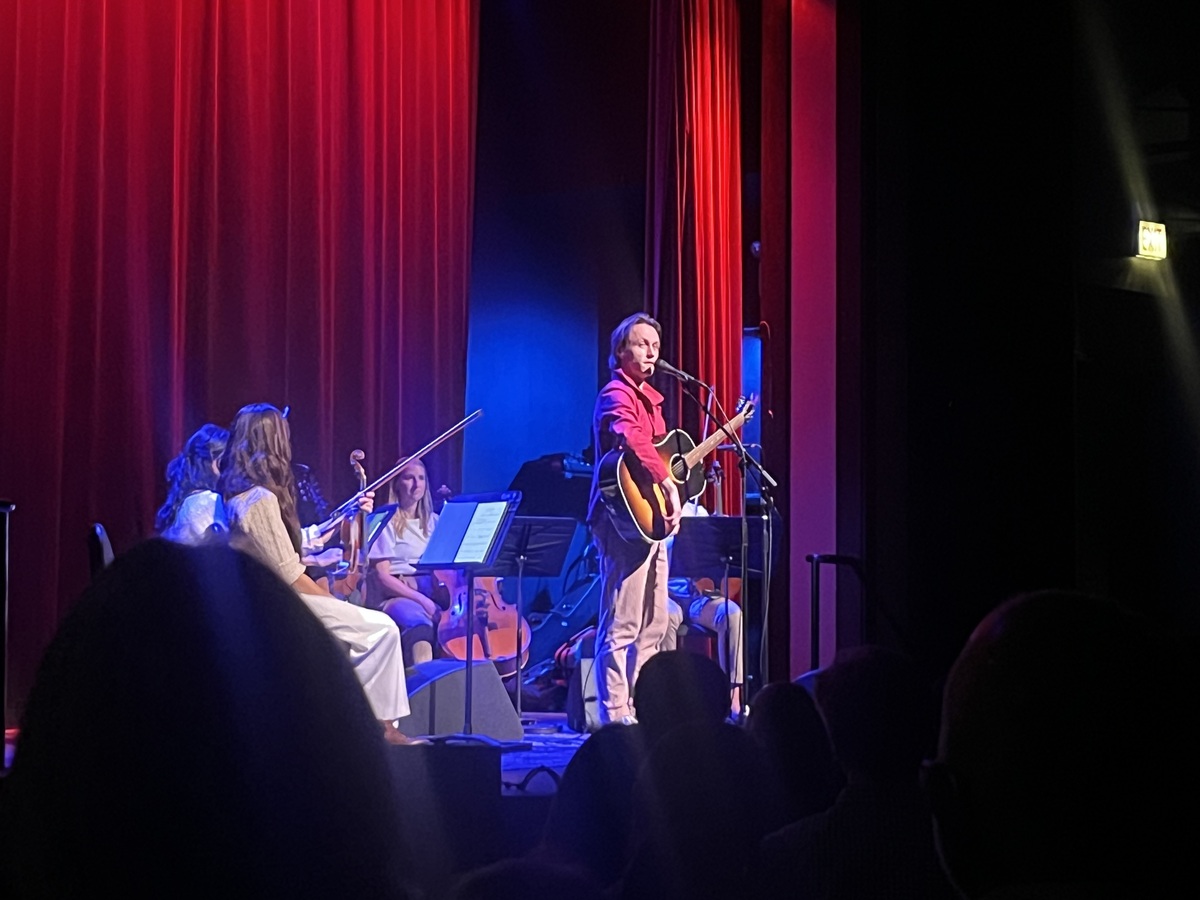 Concert History of Gary and Laura Maurer Concert Hall - Old Town School ...