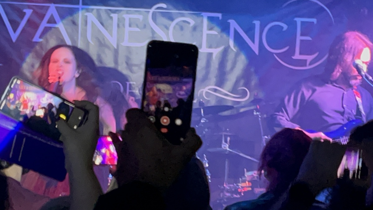 Evanescence on Fire Concert & Tour History | Concert Archives