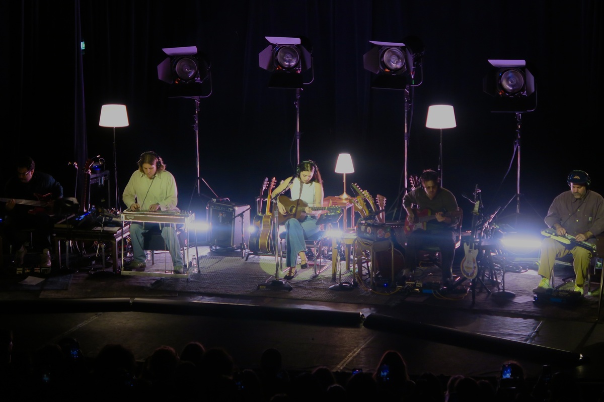 Lizzy McAlpine Concert & Tour History (Updated for 2024) | Concert Archives