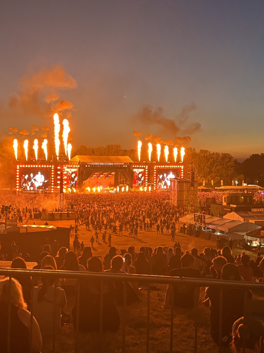 Concert History of Milton Keynes Bowl Milton Keynes, England, United ...