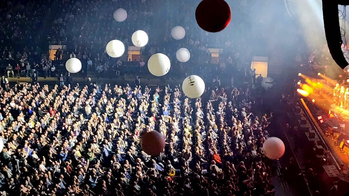 Nov 09, 2024: David Gilmour at Madison Square Garden New York, New York ...