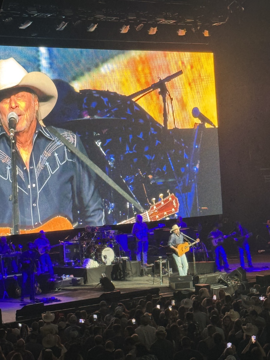 Alan Jackson Concert & Tour History (Updated for 2024 - 2025) | Concert ...