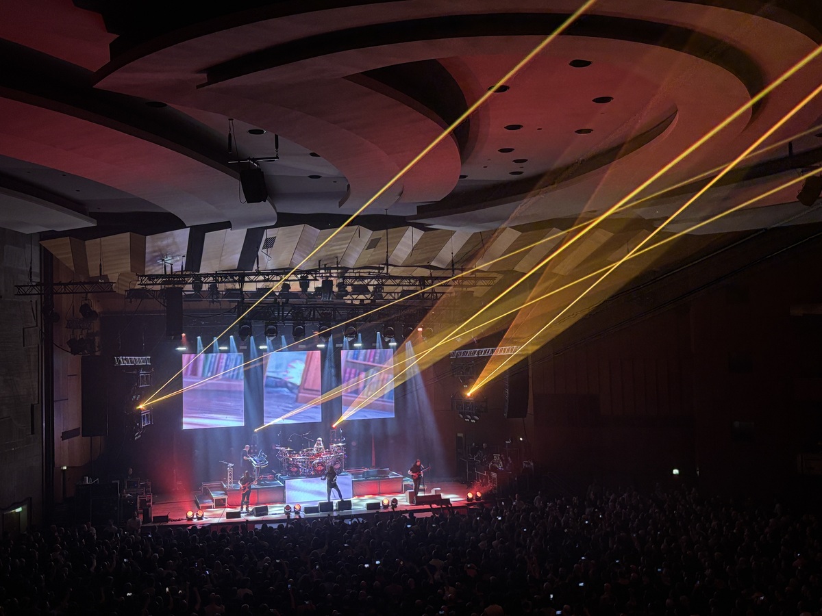 Nov 20, 2024: Dream Theater at Liederhalle Beethovensaal Stuttgart ...