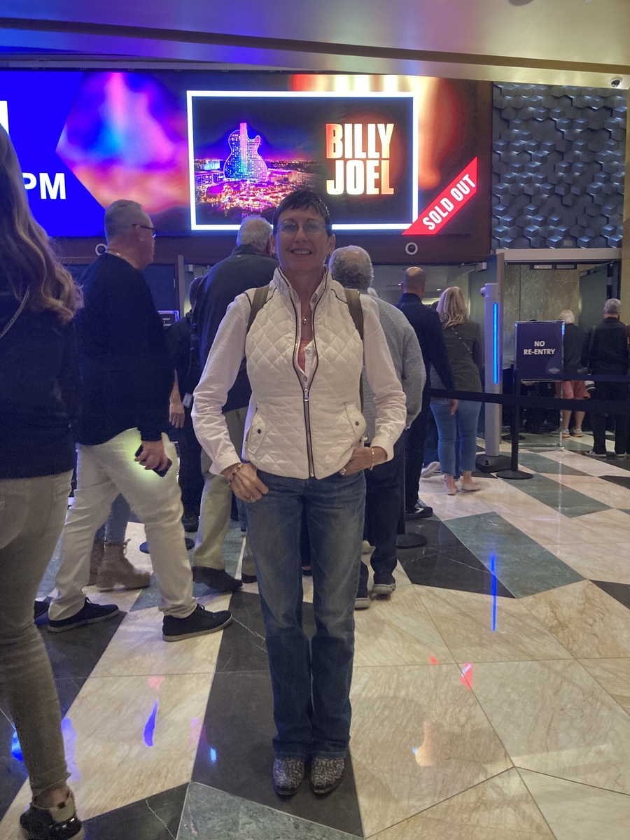 Billy Joel Concert & Tour History (Updated for 2024 - 2025) | Concert ...